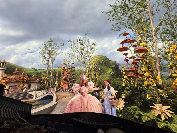 Wizard of Oz at Sphere review | AI, in-theater effects in Las Vegas