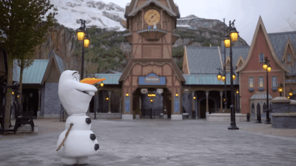 Olaf walking animatronic coming to 2 Disney theme parks