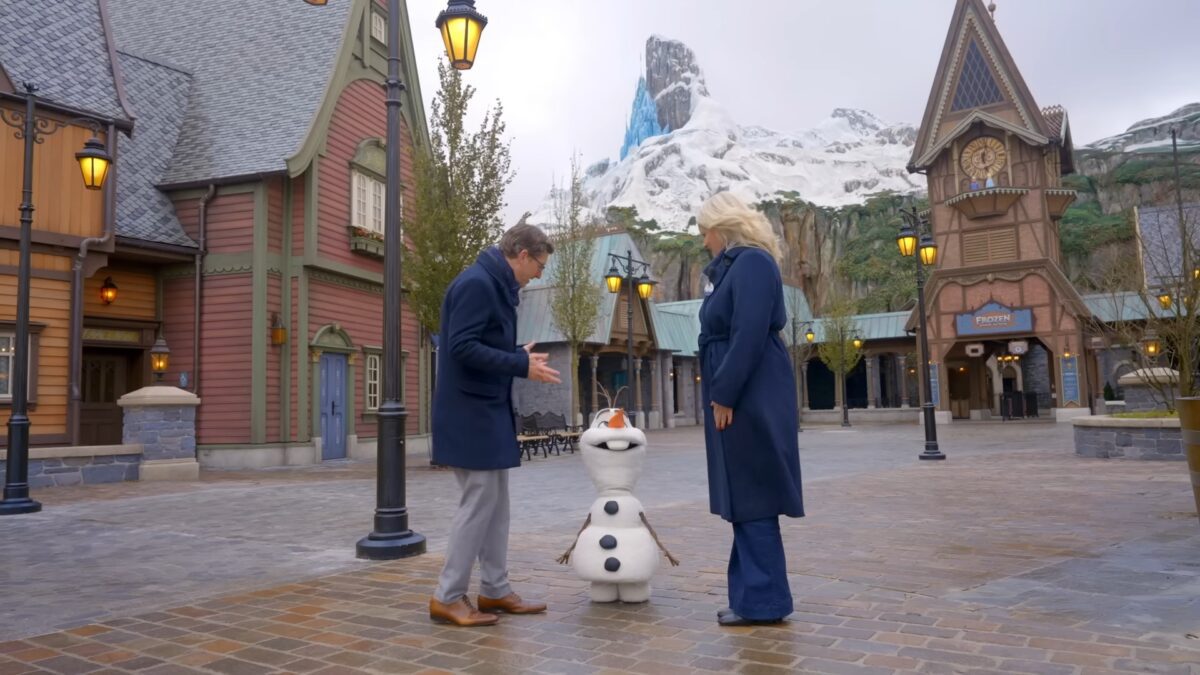 Olaf walking animatronic coming to 2 Disney theme parks