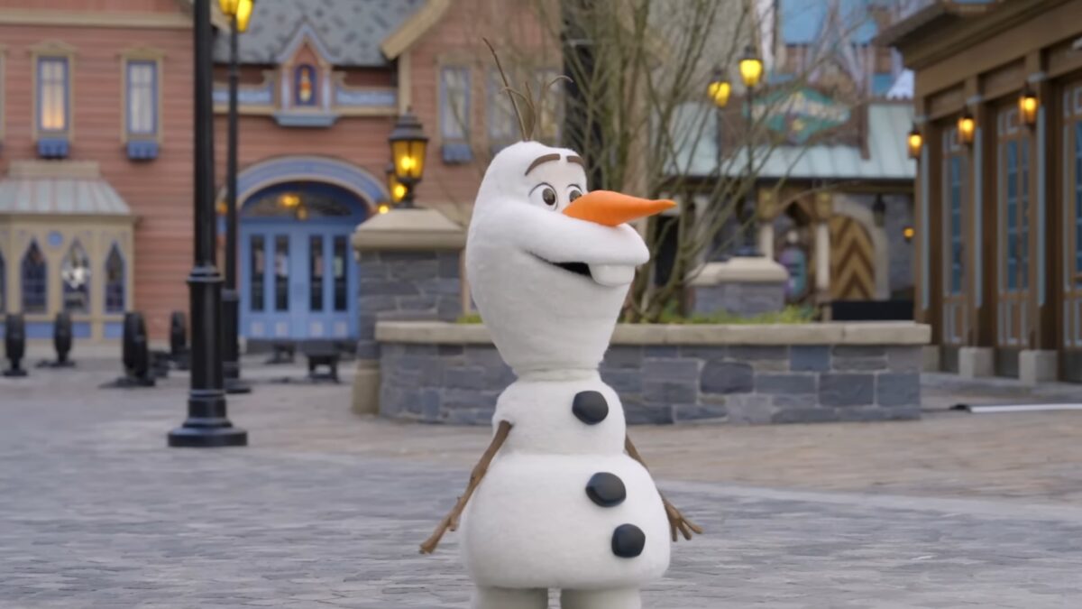 Olaf walking animatronic coming to 2 Disney theme parks