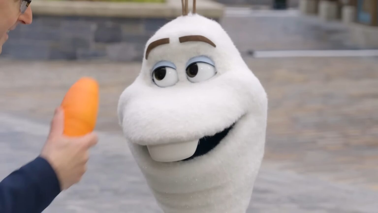 Olaf walking animatronic coming to 2 Disney theme parks